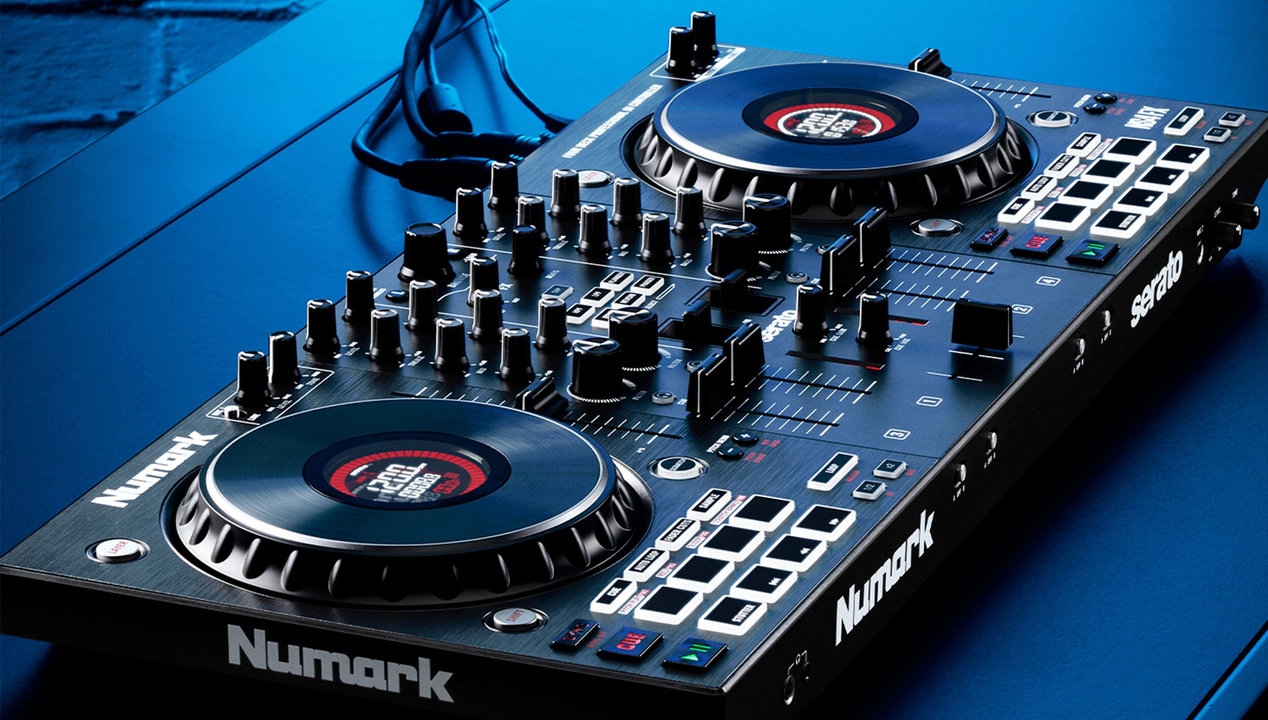 NUMARK NS4FX
